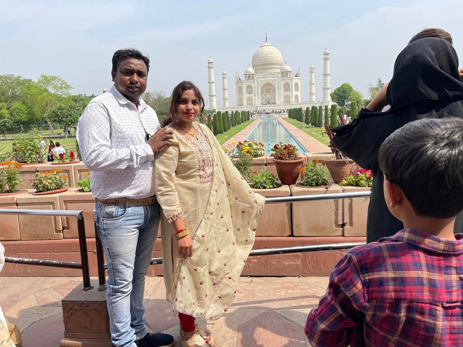 Noida to Agra Day Trip by Car From ₹ 6,500 Book Now - TajmahalCabs.com